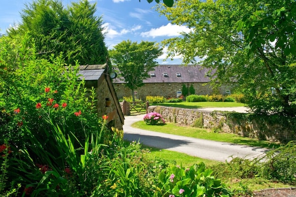 Converted Stone Cottage With Indoor Swimming Pool - Haverfordwest