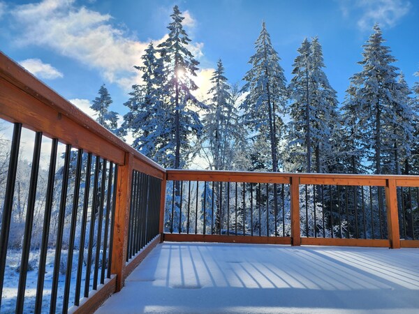 Luxury Modern Storybook Tudor  Hot Tub  By Silver Falls Park  20 Acres  View - Silver Falls State Park, Oregon