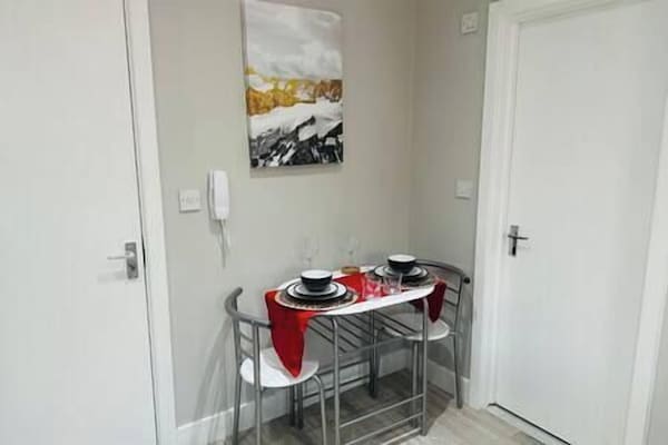 Stylish And Luxury Flat In Lnd - Ruislip