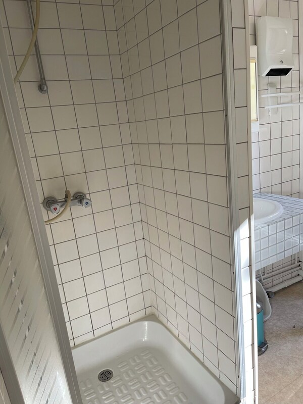 F2 Ground Floor With Garden, Pets Allowed Free Private Parking - Montluçon