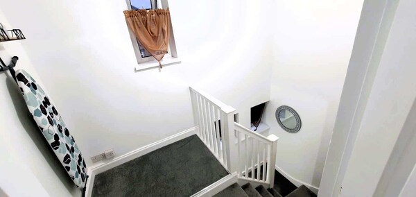 Cosy 2-bedroom Home Near Chadwell Heath Station - イルフォード