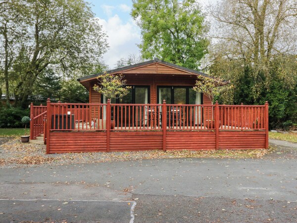 Somerford Lodge, Pet Friendly, With Hot Tub In Windermere - Hawkshead