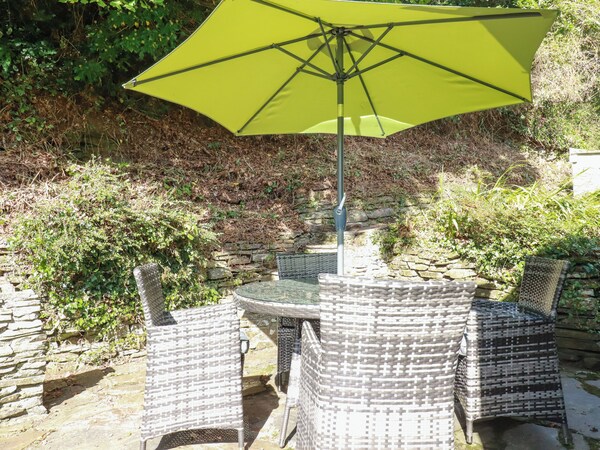 Willow View, Pet Friendly, Character Holiday Cottage In Wadebridge - Wadebridge