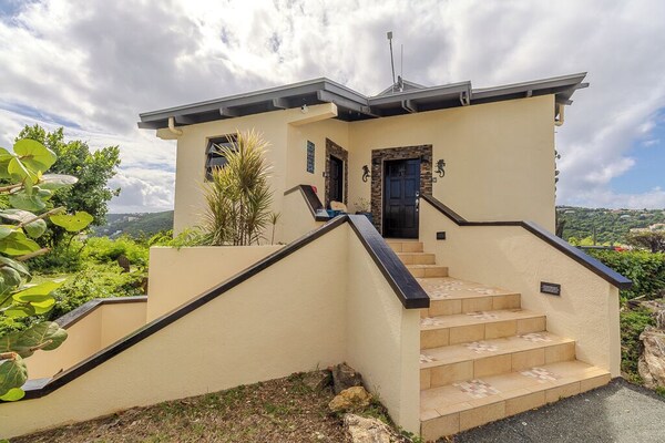 Point Pleasant Resort- Mermaid's Hideout- Luxury - Lg 3-bedroom 2 Full Bath - 聖托馬斯島