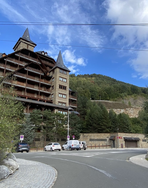 Mows Snow Lodge Ski-in/ski-out In Baqueira-beret - Baqueira
