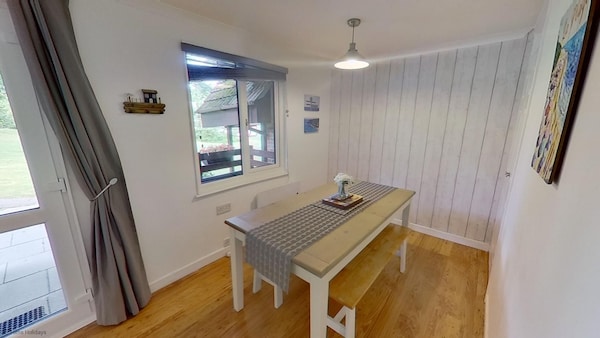88 Strawberry Hill, Tolroy Manor - Sleeps 6 Guests In 3 Bedrooms - Marazion