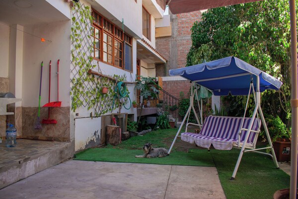 Charming 5-bedroom With Private Bathroom House With Ping Pong Table And Wifi - Arequipa