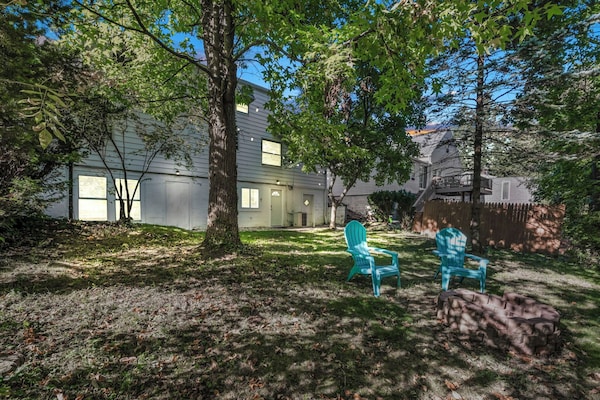 Renovated Retreat: King Bed - Fire Pit - Metroparks Access\n - Columbia, OH