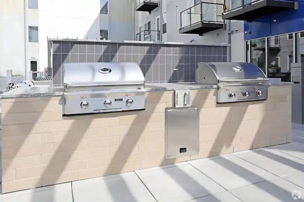 Vibrant Downtown Condo With Skywalk Access #5 - Ankeny, IA