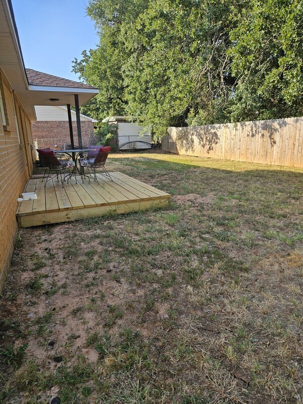 Rustic Wheel-horse House. Entire One-level 3/2 Home Located In Granbury, Tx. - Granbury, TX