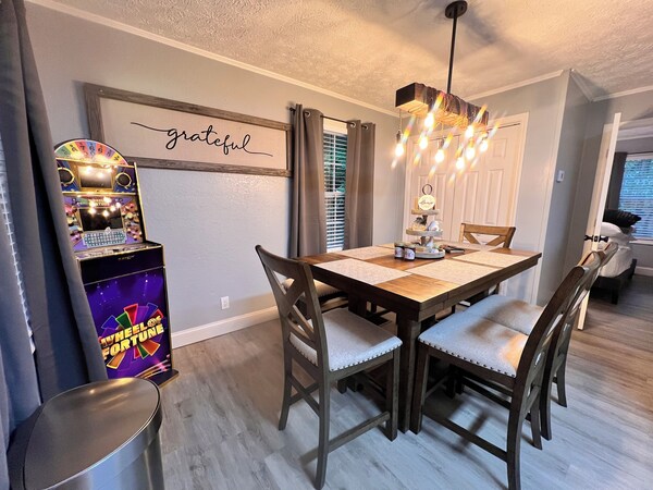 Dollywood Cabin - Luxury With Private Arcades - SkyLand Ranch, Sevierville