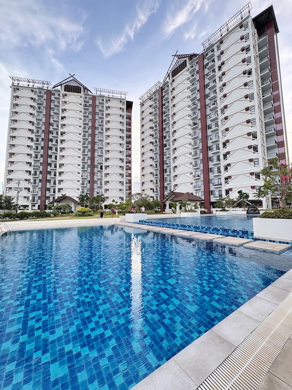 1-bedroom Condo In Lapu-lapu City Wifi, Ac,hot Shower,bidet Cable Tv On Request - Mandaue City