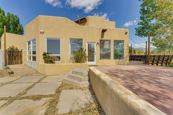 10 Mi To Taos Ski Valley: Mtn-view Duplex W/ Deck! - Taos, NM