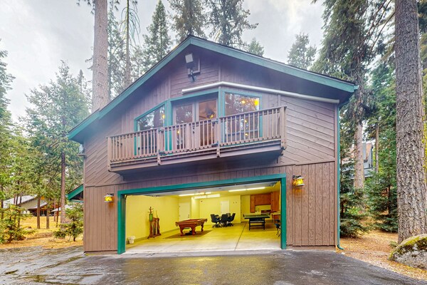 Large Mountain-view Home With Fireplace, Game Room, & Fire Pit - Shaver Lake, CA