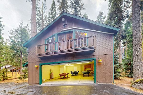 Large Mountain-view Home With Fireplace, Game Room, & Fire Pit - Shaver Lake, CA