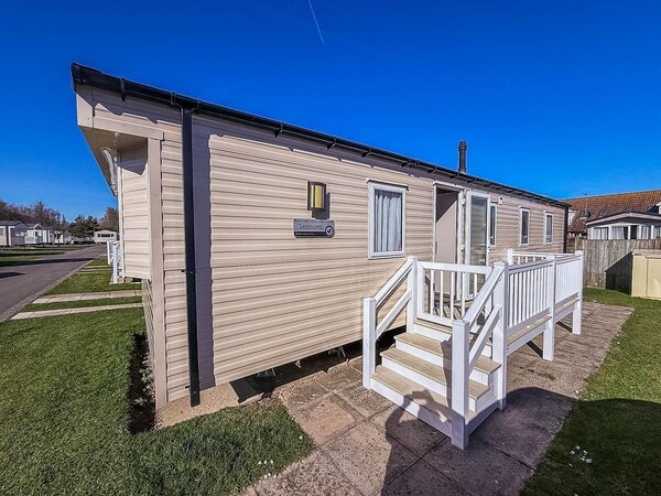 Lovely 8 Berth Caravan In Norfolk At Haven Hopton Holiday Park Ref 80055t - Great Yarmouth