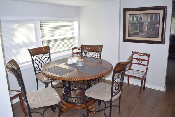Spacious 4-bedroom House In Charming Lakeland With Ac, Wifi, Washer And Dryer - Lakeland