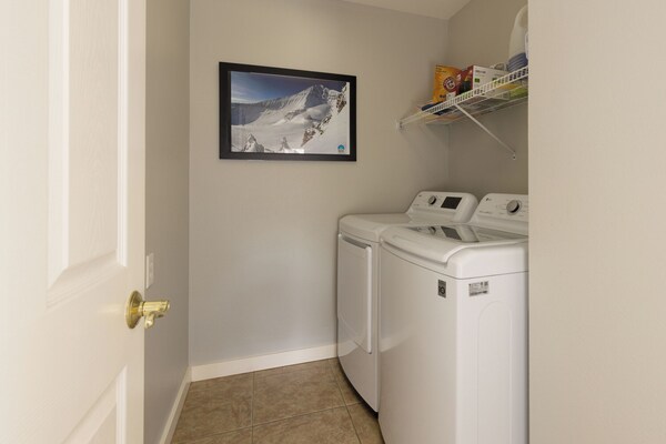 New Listing! Recently Updated Chalet In Big Sky. Hot Tub & Close To Town Center! - Big Sky, MT