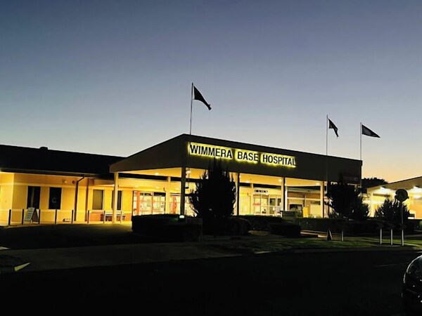 Welcome To Your Home Away From Home, Perfectly Located Across From Wimmera Hospital In Horsham - Horsham