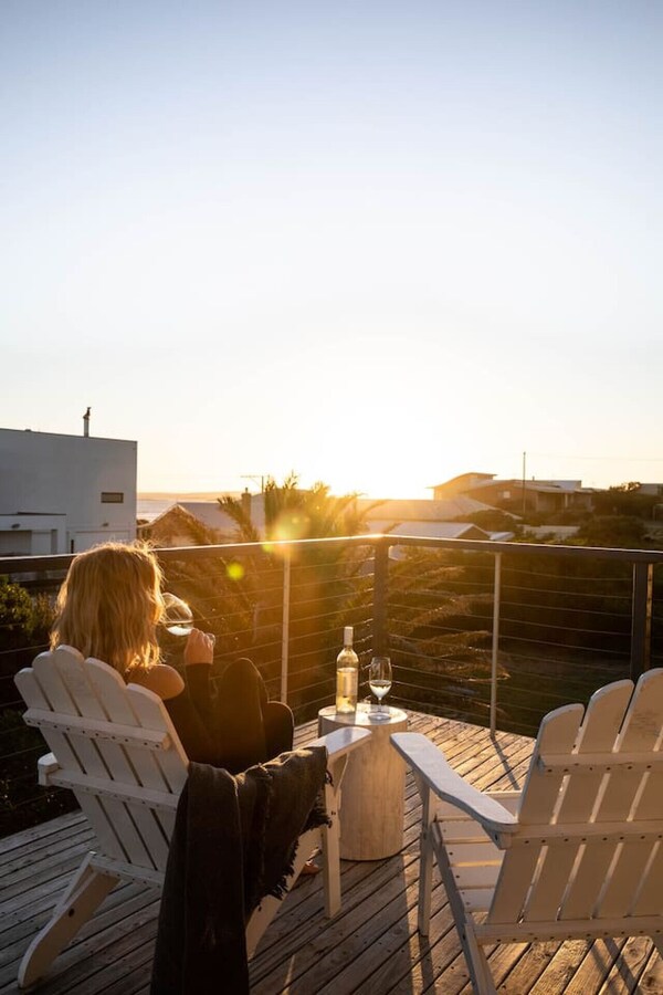 Seaside Surf Haven, Pup Friendly - Seafarers Lodge - Middleton