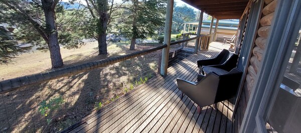Edeltraud Pet Friendly 3 Bedroom Cabin - Kosciuszko National Park