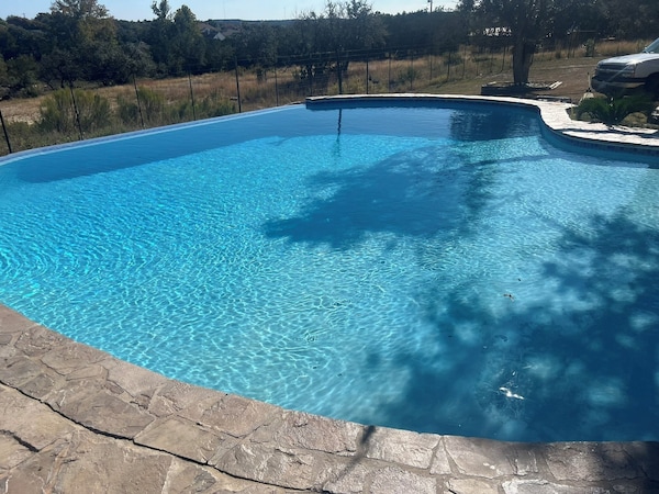 Wine Country Oasis Pool/sleeps 14 - Kerrville, TX