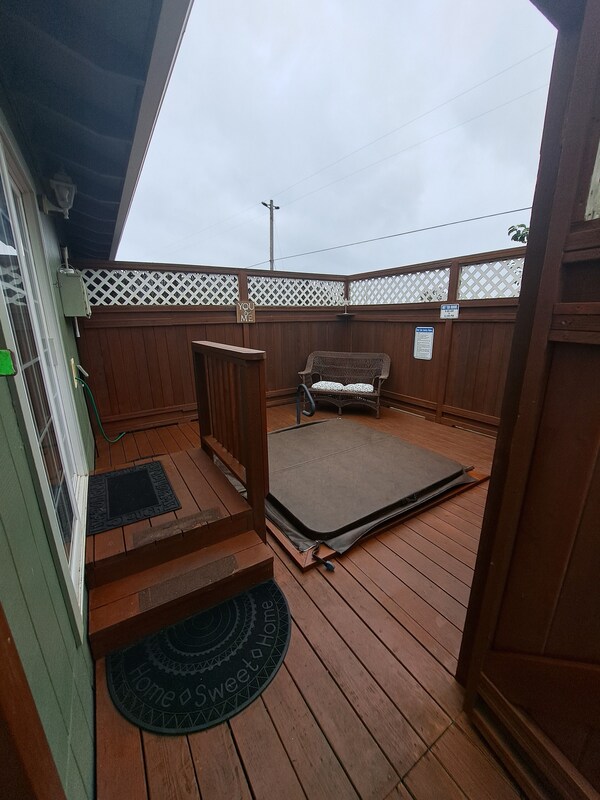Charming Private Studio With Hot Tub. - Eureka, CA