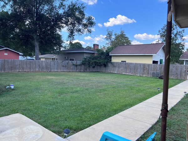 3-bedroom; 2 Bath With Family Room, Living Room In Tranquil Columbia, Ms - Lake Bill Waller, MS
