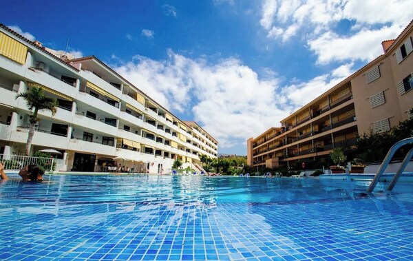 Apartamento De Vacaciones 'Relaxing Los Cristianos' Con Vistas Al Mar, Wi-fi Y Aire Acondicionado - Adeje