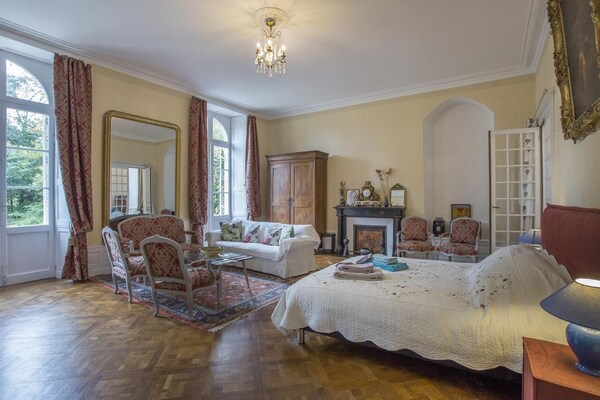 Maison D'hôtes 'Suite Belle Epoque' Avec Piscine Partagée, Jardin Partagé Et Wi-fi - Fontenay-le-Comte