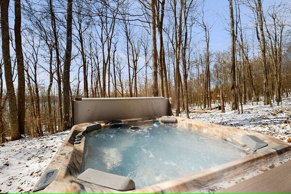 Hexagonal Log Cabin In The Woods With View Of Lake! - Deep Creek Lake, MD