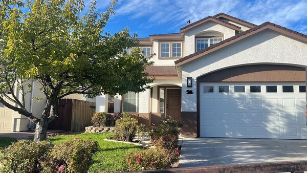 Spacious 4-bedroom House In Brilliant Carson City With Wifi, Ac. - Carson City, NV