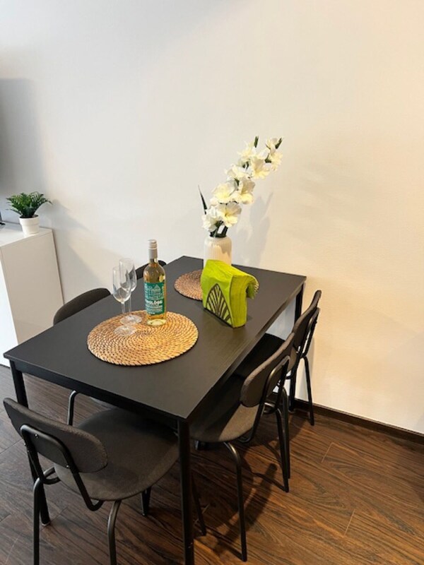 Apartment 'Hochwertige Wohnung Frechen City' With Shared Terrace, Balcony And Wi-fi - Bergheim, Germany