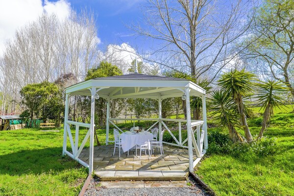 Horse Club Owner's Secret Garden With 3 Bedrooms - Auckland