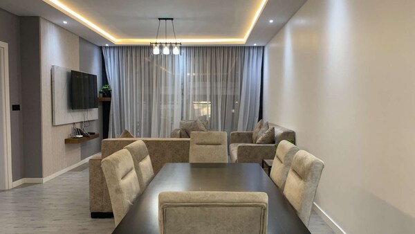 Premium Apart With Pool And City Views - Yaounde