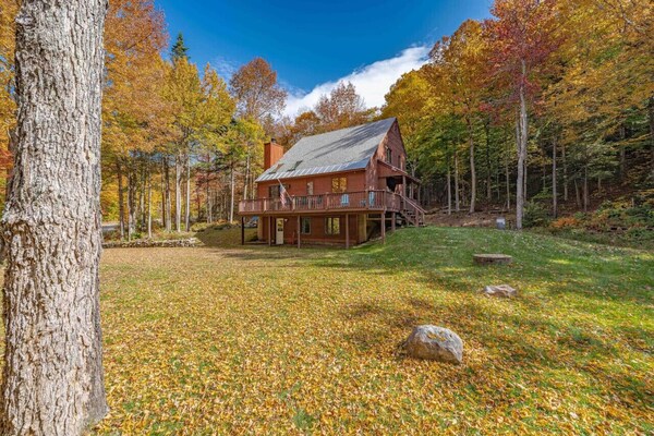 Cozy Villager Chalet | Mountain Views | Firepit - Vermont