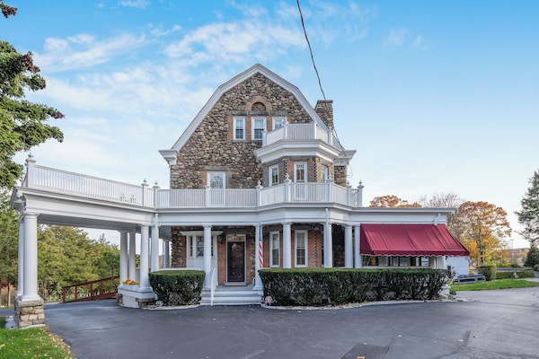 Mansion In The Mountains - Luxury, Peace & Family - Torne Valley Vineyard, Hillburn