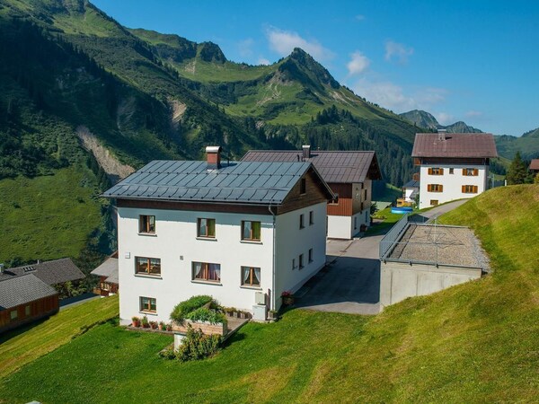 Double Room For Up To 4 Persons - Haus Furka - Alps