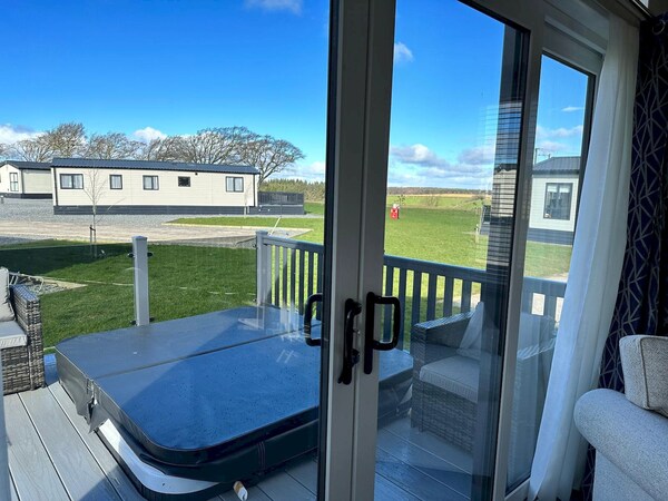 Lodge No 20 | Hot Tub | Stewart's Resort Cameron - Saint Andrews
