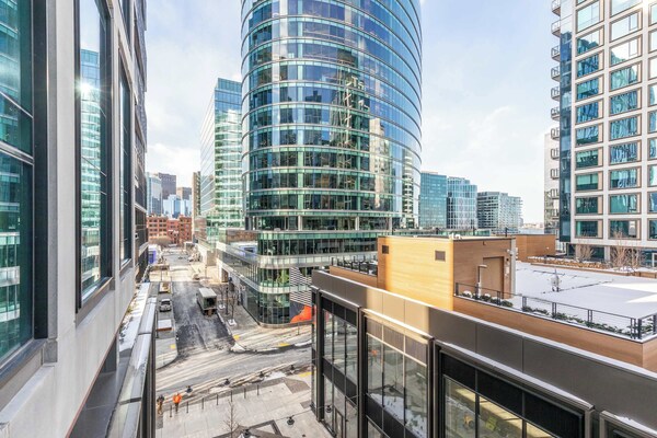 Full Private Apt Downtown Seaport With Pool - Boston, MA