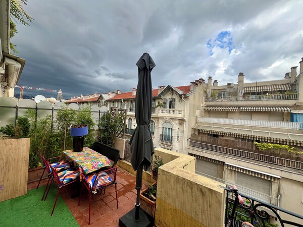 Appartement Art Déco Avec Grande Terrasse  Cœur De Nice Libération - Plage de la Réserve - Nice