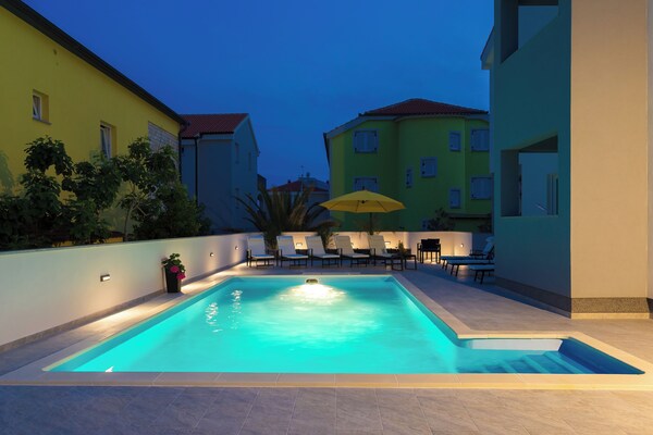 Two-bedroom Apartment With Terrace And Pool - Mandre