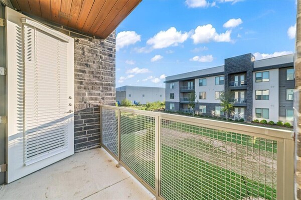 Charming 2bd/2ba With Beautiful Pool In Fort Worth - Fort Worth, TX