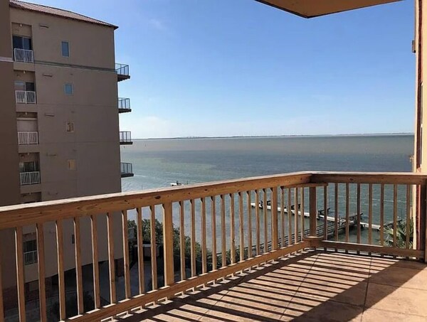 Cozy 2-bedroom Condo With Wifi, Ac In Charming S. Padre Island, Tx. - Harlingen, TX