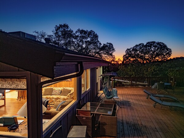 Treetop Villa, Charming Cottage On 100 Acres With Wifi And Ac In Serene Mariposa - Mariposa, CA