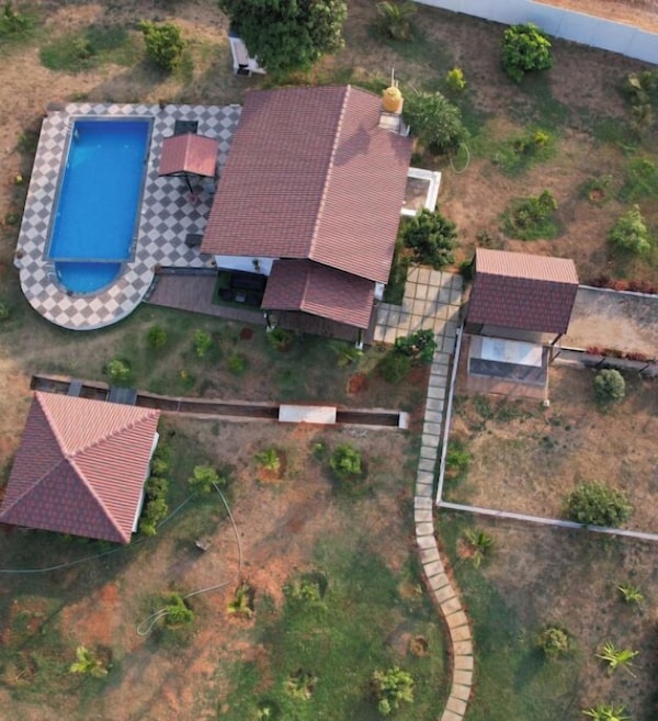Luxurious 5-bedroom Apartment In - Mysuru