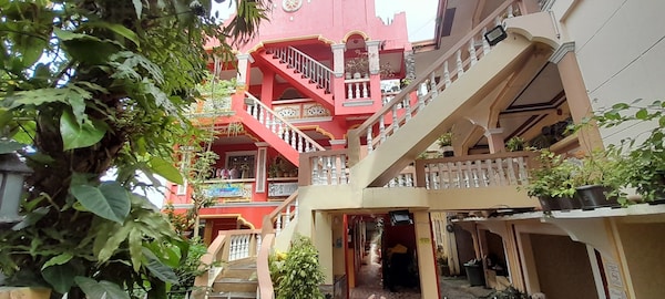 Coralyn's Place Small Room With Private Toilet And Kitchenette - Malay
