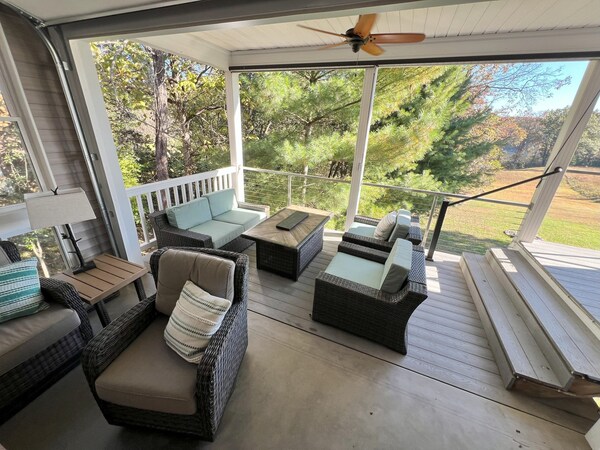 Captain's Lodge+ Nolin Lake + Mammoth Cave+ Arcade + Hot Tub, Table Tennis + Foosball+ Pizza Oven - Nolin Lake State Park