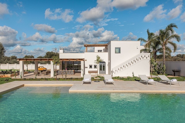 Villa In Ostuni With 6 Bedrooms Sleeps 12 - Ostuni