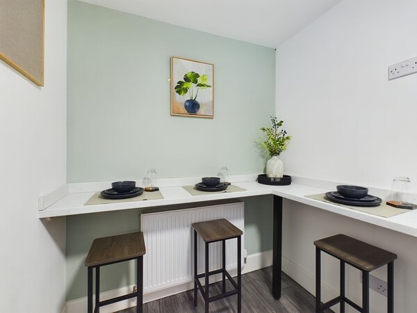 Pensbury - Six-bedroom House - Darlington